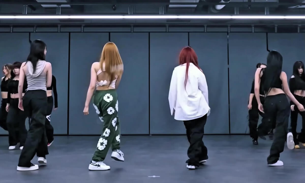 ＂Drama＂ ｜ Dance Practice - Rock3D - VR Video | DeoVR