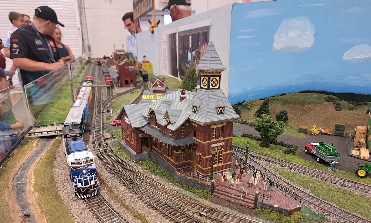 Model Train Displays at Greenberg Train and Toy Show 2023 3D 180 VR