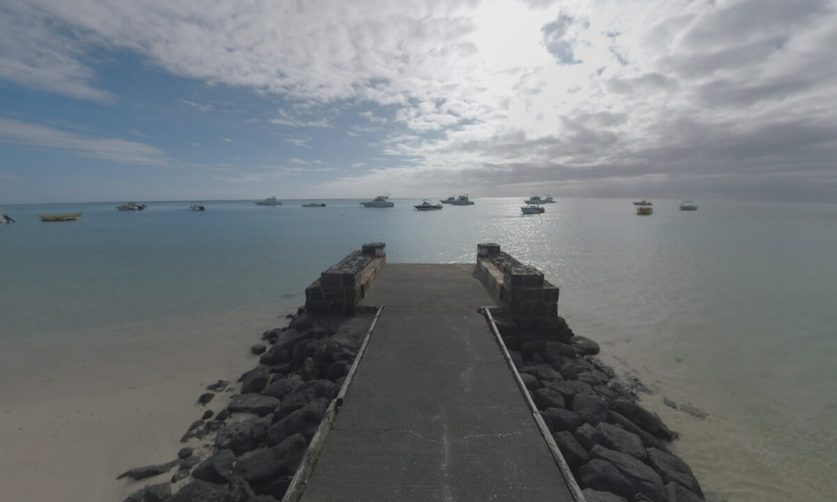 360 VR Mauritius coast with view to beach and yachts in the ocean