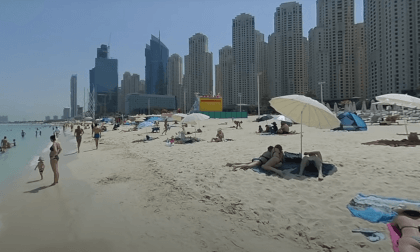 [360] UAE, Dubai, Dubai Marina, JBR, walking on the beach, Insta360 Evo