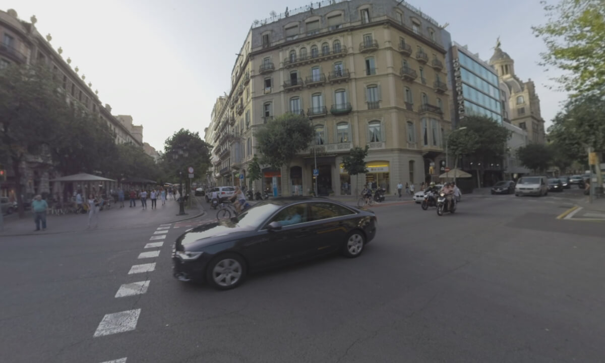 360 VR View to the streets of Barcelona, Spain | DeoVR