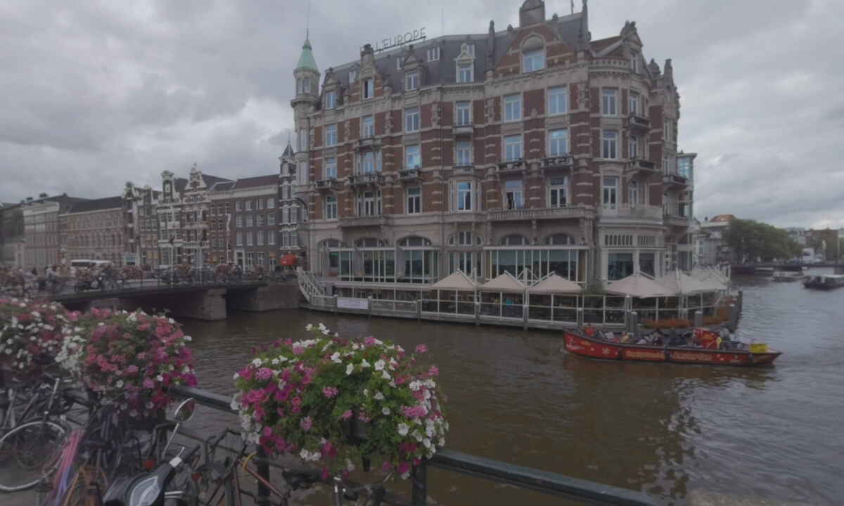360 VR Amsterdam scene with Muntplein square and canal