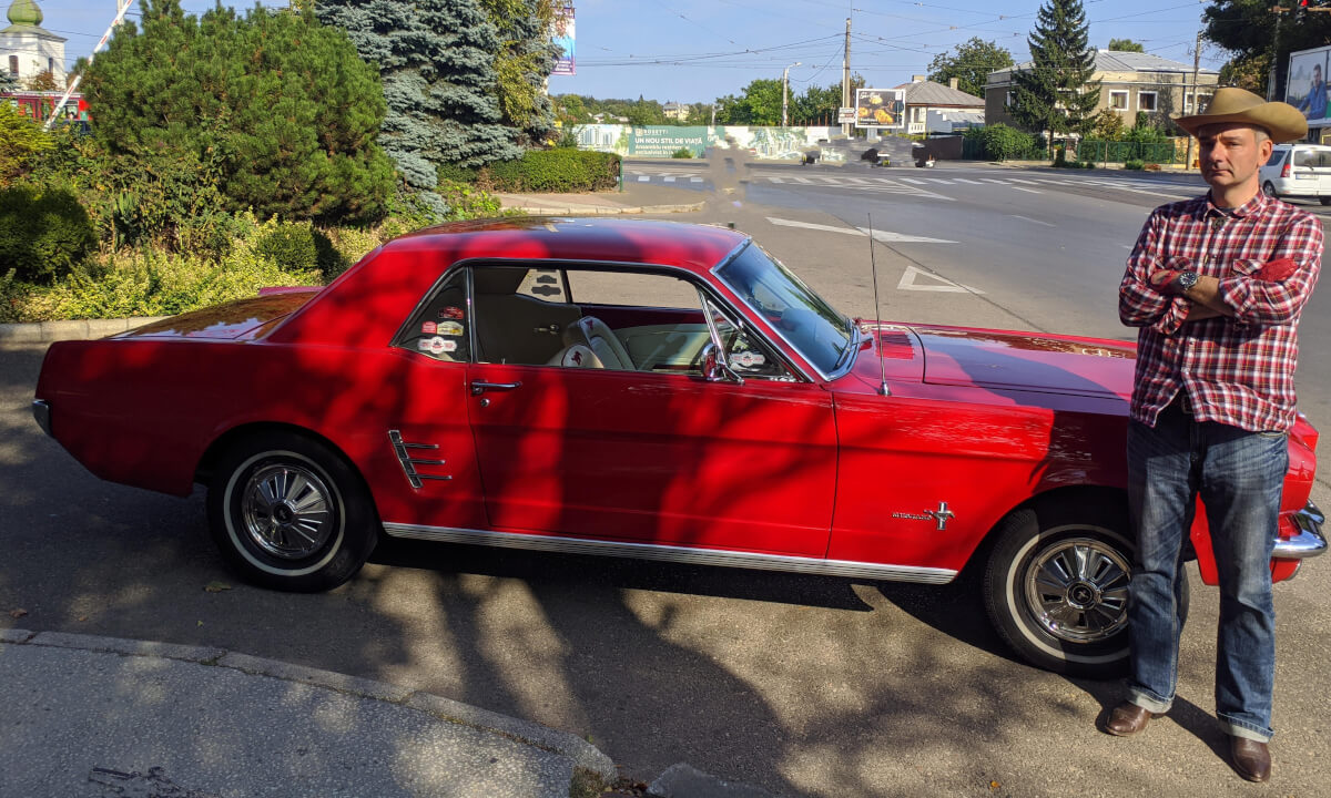 Cowboy visits Romania in 1966 Ford Mustang | DeoVR