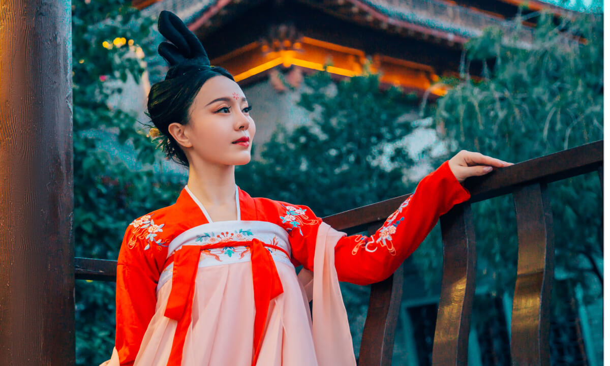 Beautiful girl dancing Chinese classical dance | DeoVR