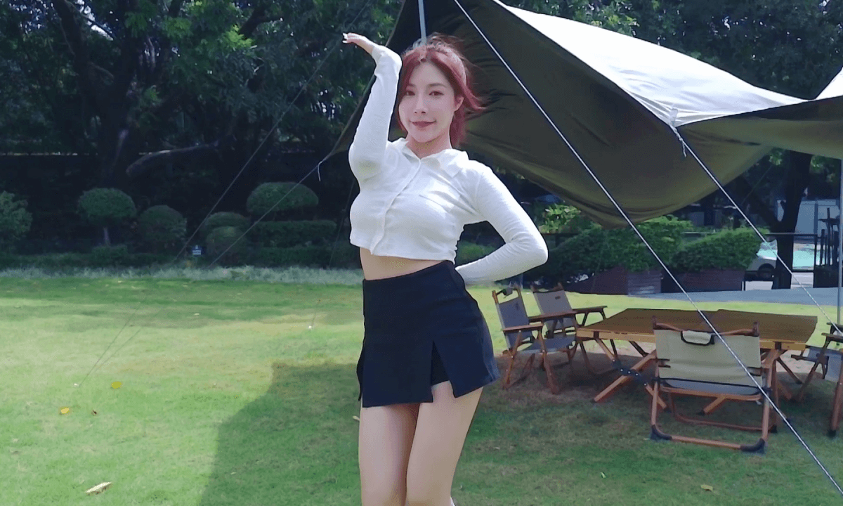 Hot Dance- I love Ice Cream shot on QooCam EGO | DeoVR