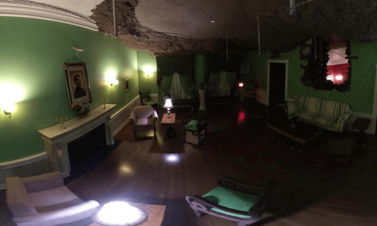 Top Secret attraction Upside Right Wisconsin Dells | DeoVR