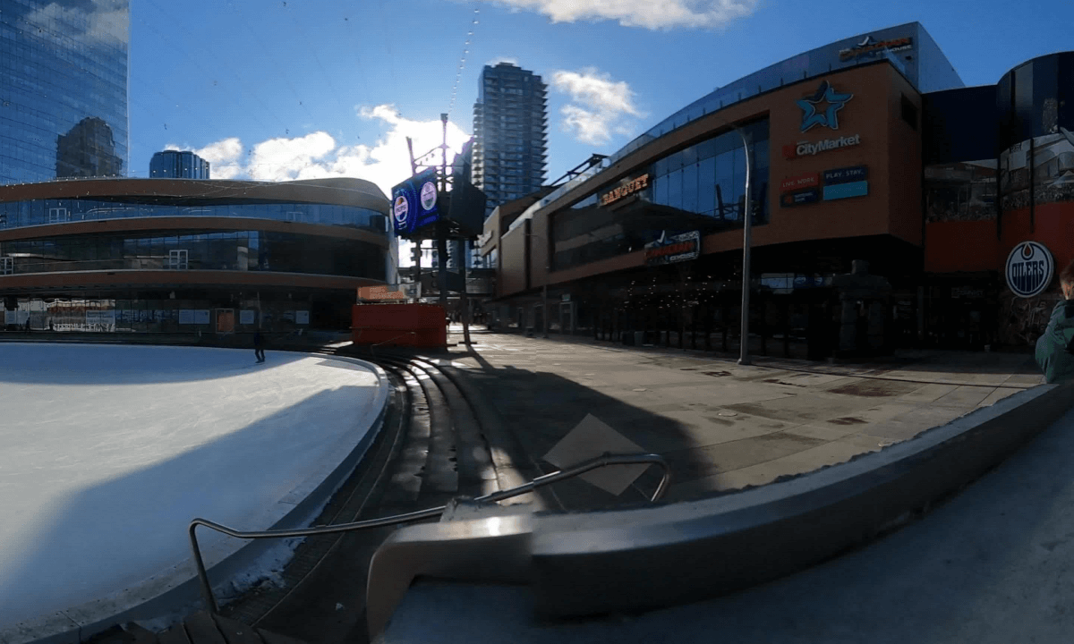 Ice District Skating Rink - momentsin360 - VR Video | DeoVR