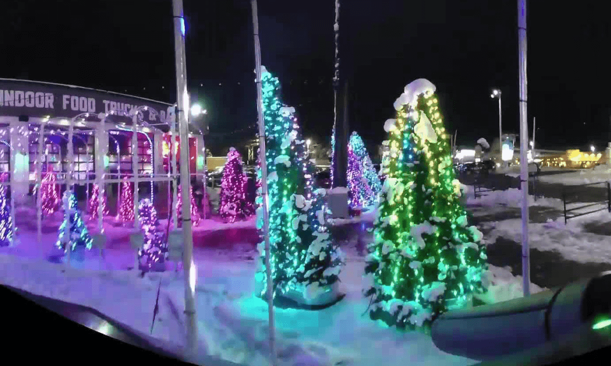 Grateful Shed - Wisconsin Dells- Christmas Lights | DeoVR
