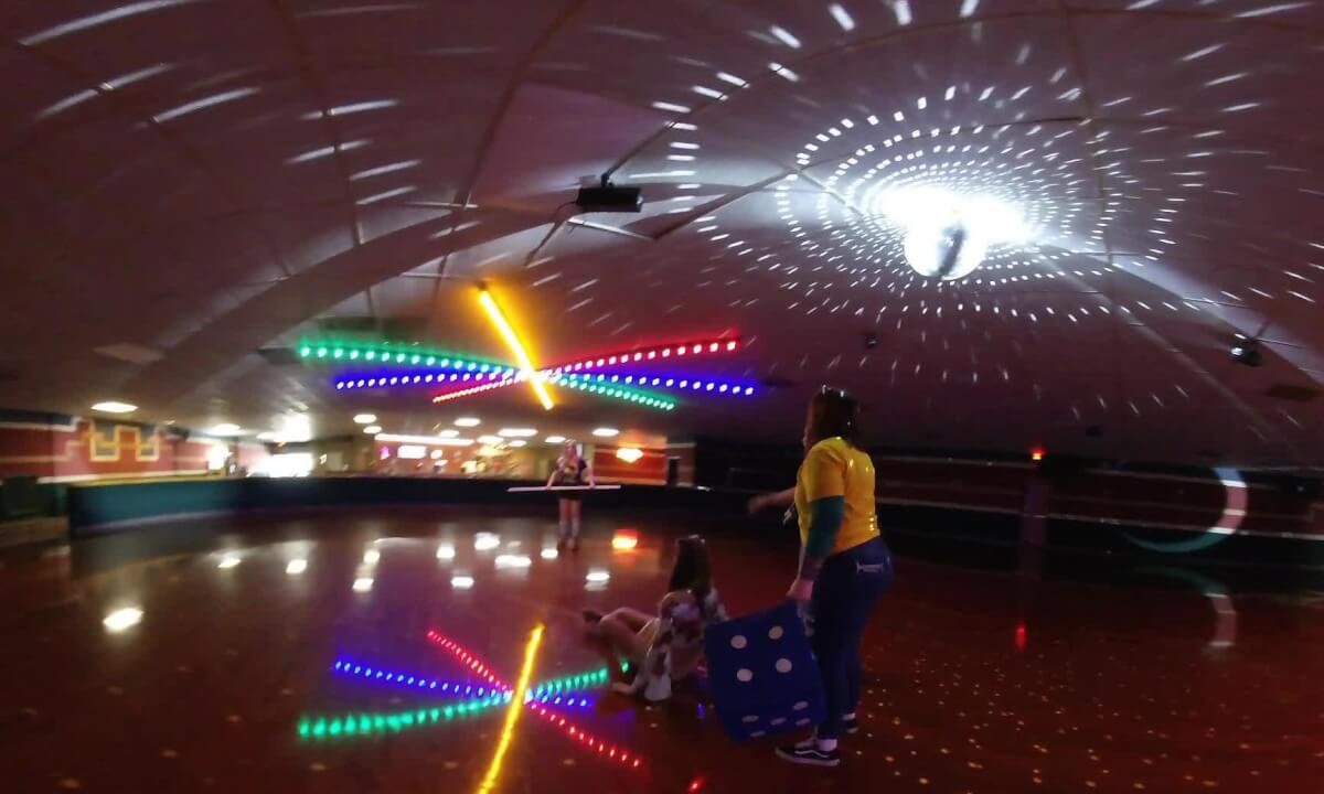 Photo shoot - Behind the scenes BTS - Roller Skating | DeoVR