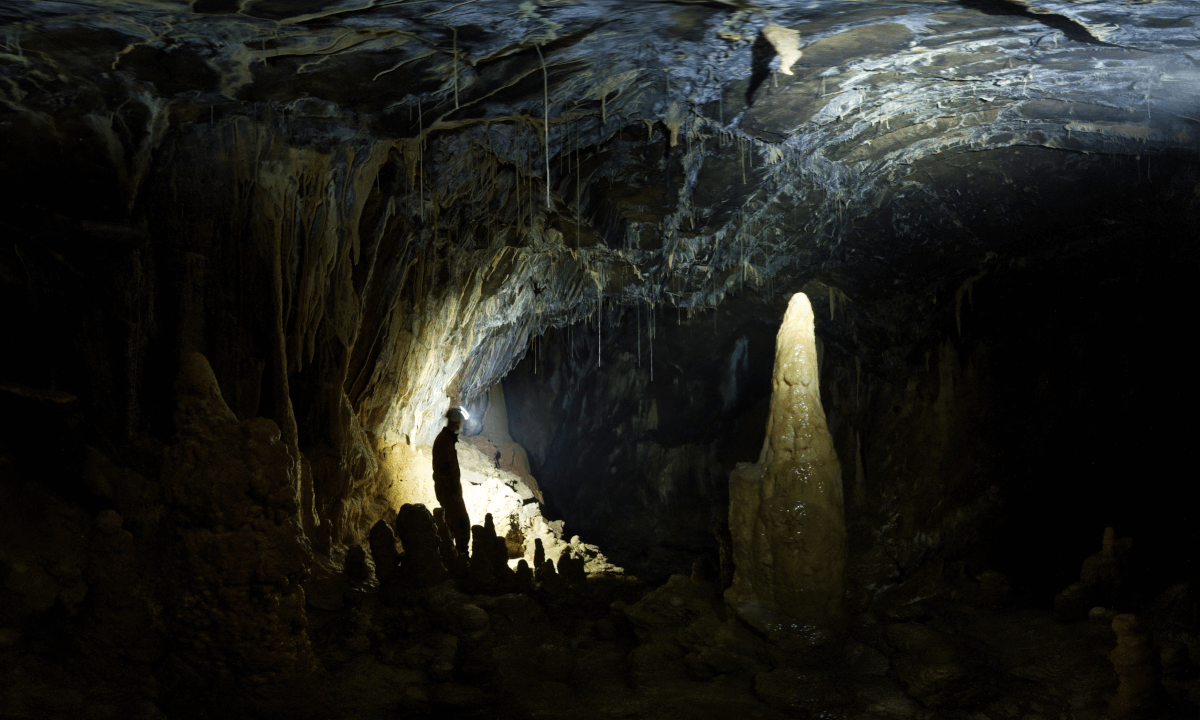 cave Valorbe - Caves - VR Video | DeoVR
