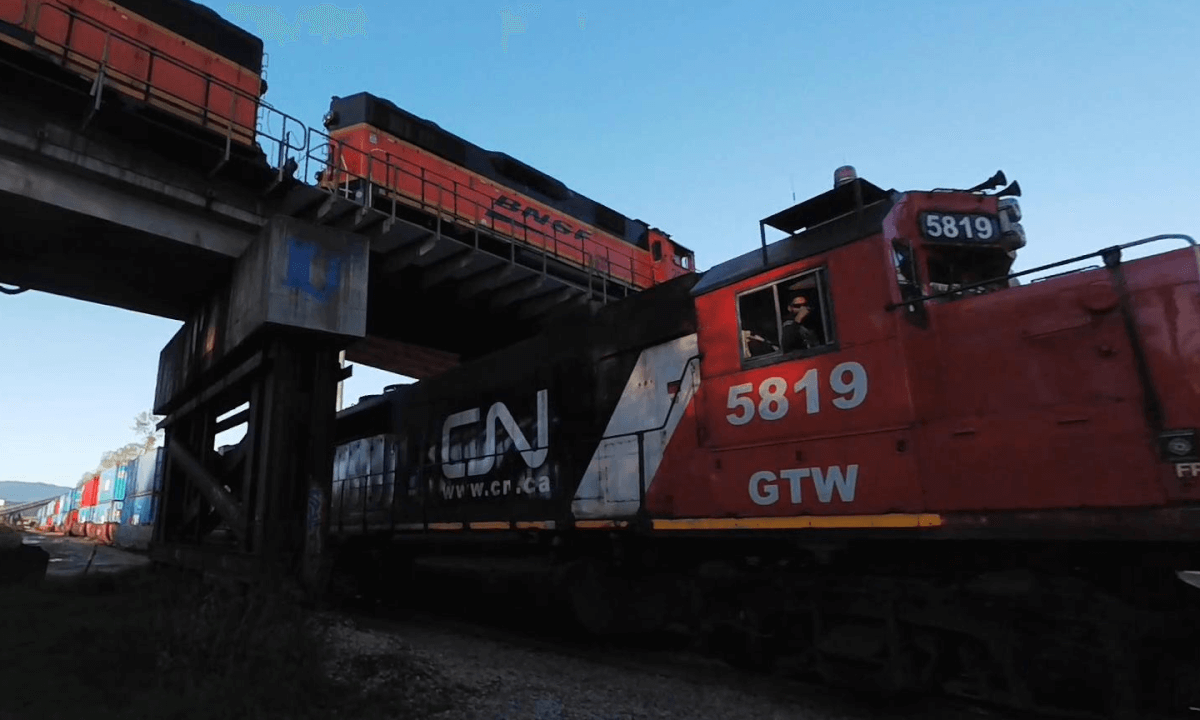 360 VR BNSF Top BNSF Green Bottom Of Bridge And CN Rail Apr 12 2024 ...