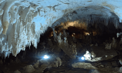 Cave with stalactites and stalagmites. Bulwang Caves. Mabinay, Negros ...