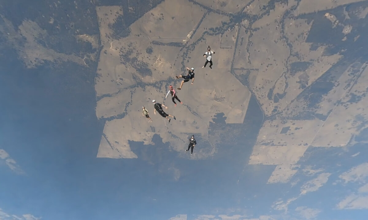 Human pilon races VR - Downunder Dynamics - VR Video | DeoVR