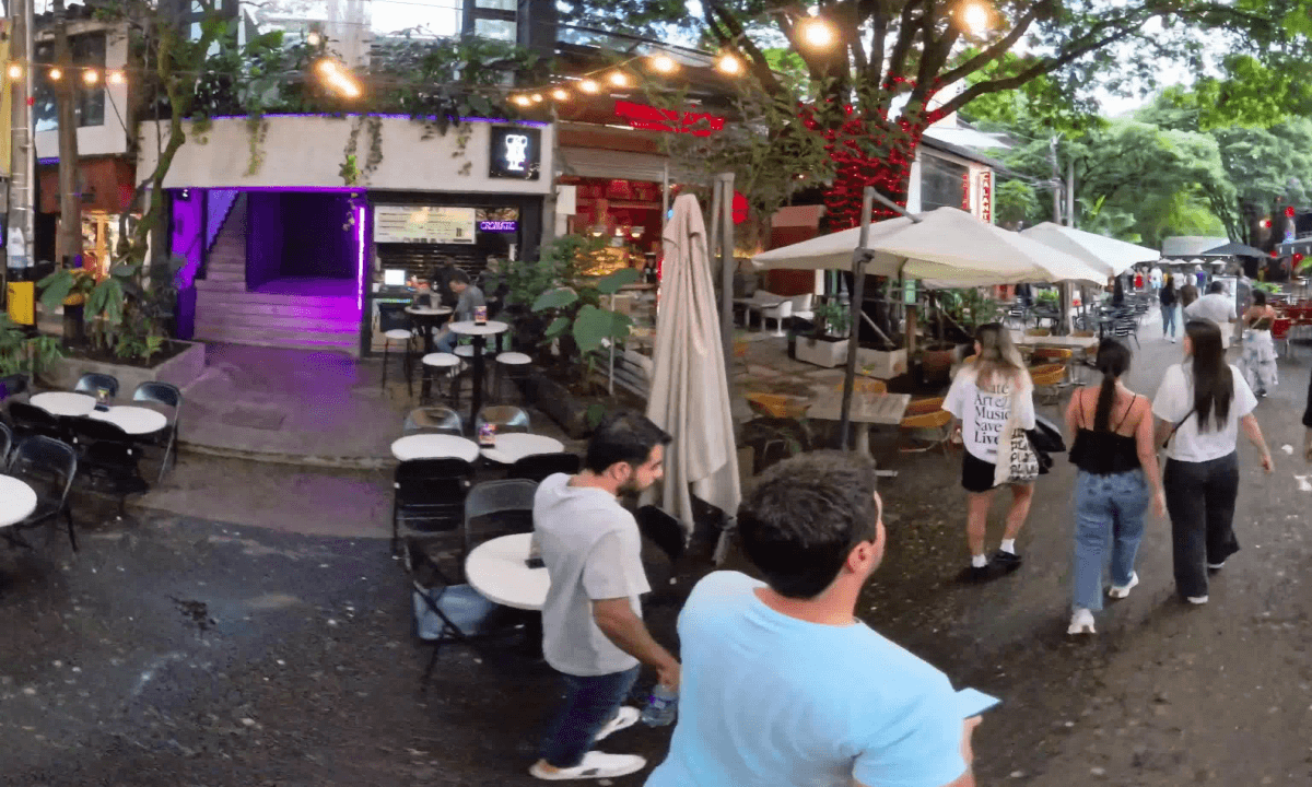 Walking Tour Provenza Colombia Hot Sunset walk Medellin #135 Just Walk VR