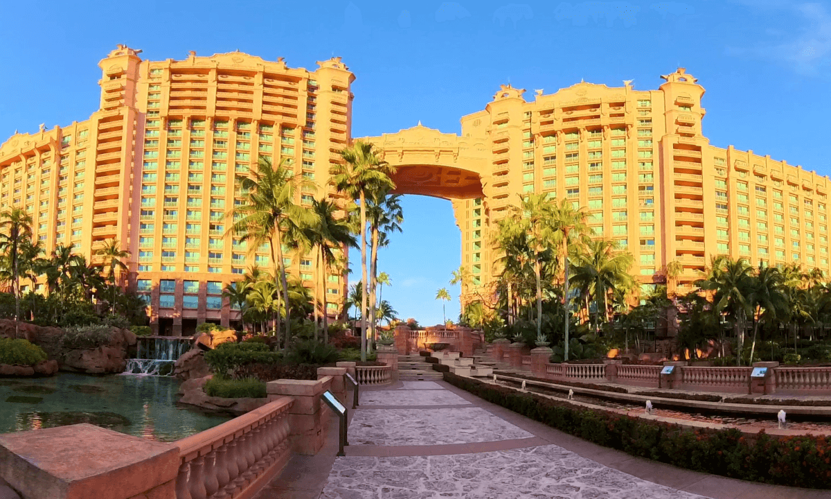 Atlantis Bahamas Morning Walking Tour 8K HDR 360 VR | DeoVR
