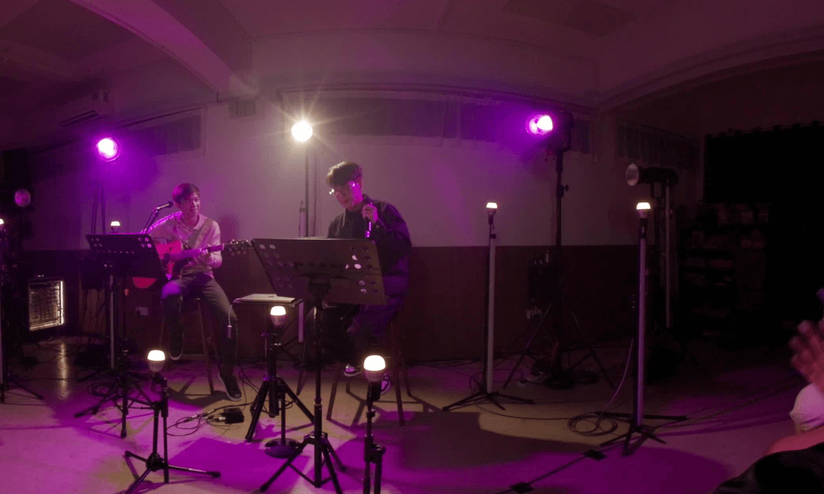 为自己而微笑 by singer-songwriter 范平庚 | Ben Hum | DeoVR