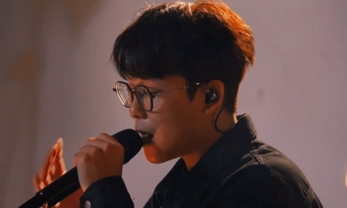 伪装 by singer-songwriter 范平庚 | Ben Hum | DeoVR