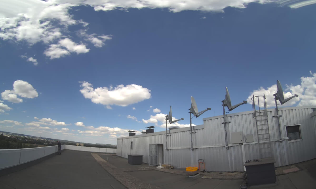 on the roof of a 14-story high-rise building No 3 | DeoVR