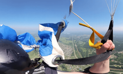 Skydiving 360° - RussiaVR360 - VR Video | DeoVR