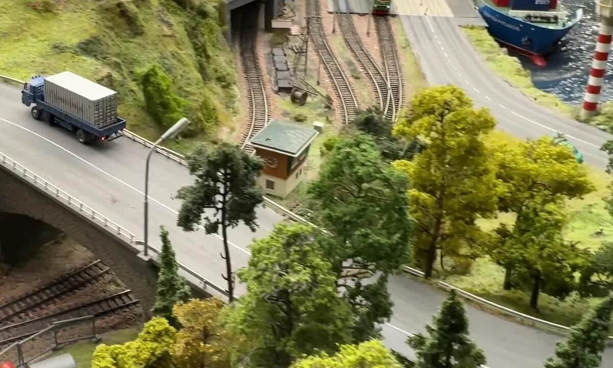 Toy model of country with trains and cars 3D_FSBS | DeoVR