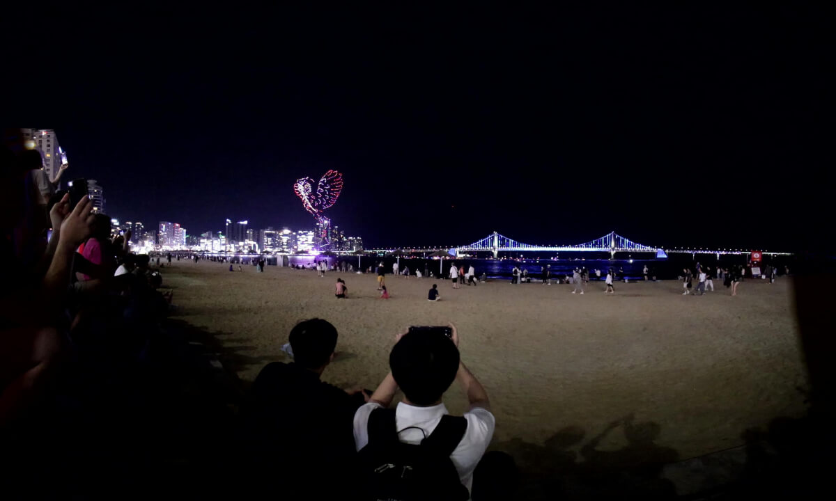 Busan Gwangalli Drone Light Show in Korea - 광안리 M 드론 라이트쇼