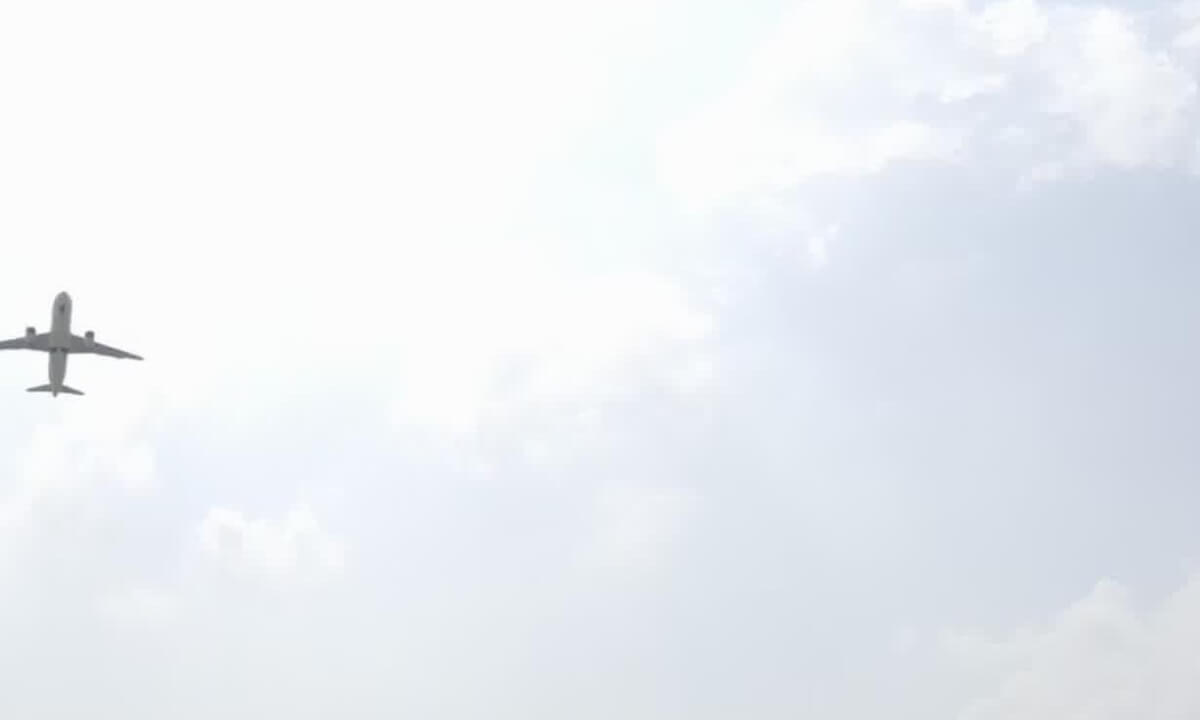 Watch Plane 25.16.1 - XRFAN - VR Video | DeoVR