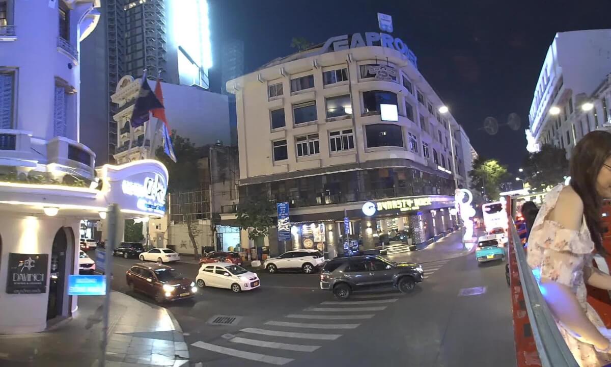 [VR180] Saigon: City Sightseeing Hop-On Hop-Off Bus Tour