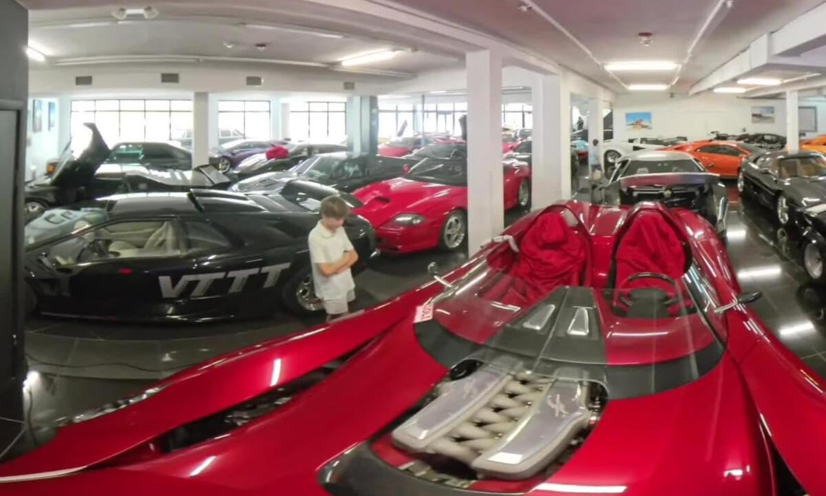 At We are Curated in Miami Florida. 360° video walking around showroom ...