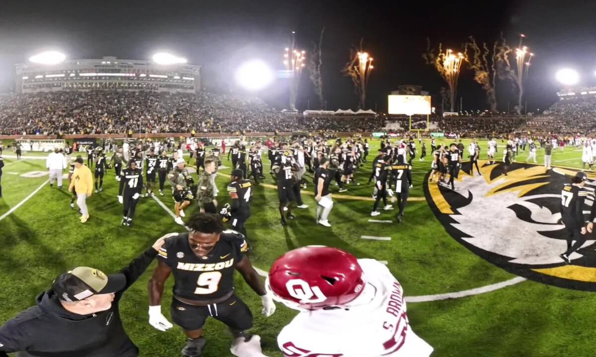 Last play of the Mizzou vs Oklahoma game, go on field after the game ...