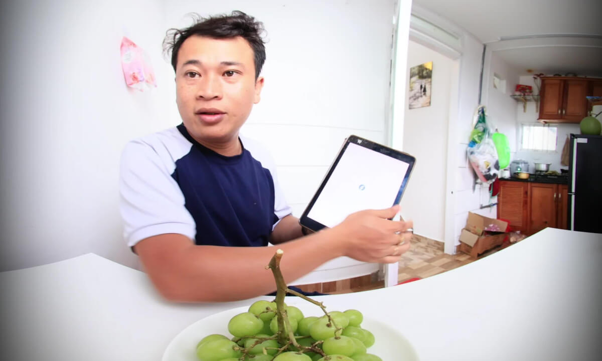 MUKBANG NHO MY - tunghangpc - VR Video | DeoVR