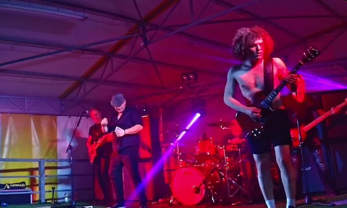 AC/DI Hell's Bells live Cover - AC/DC European Tribute Band