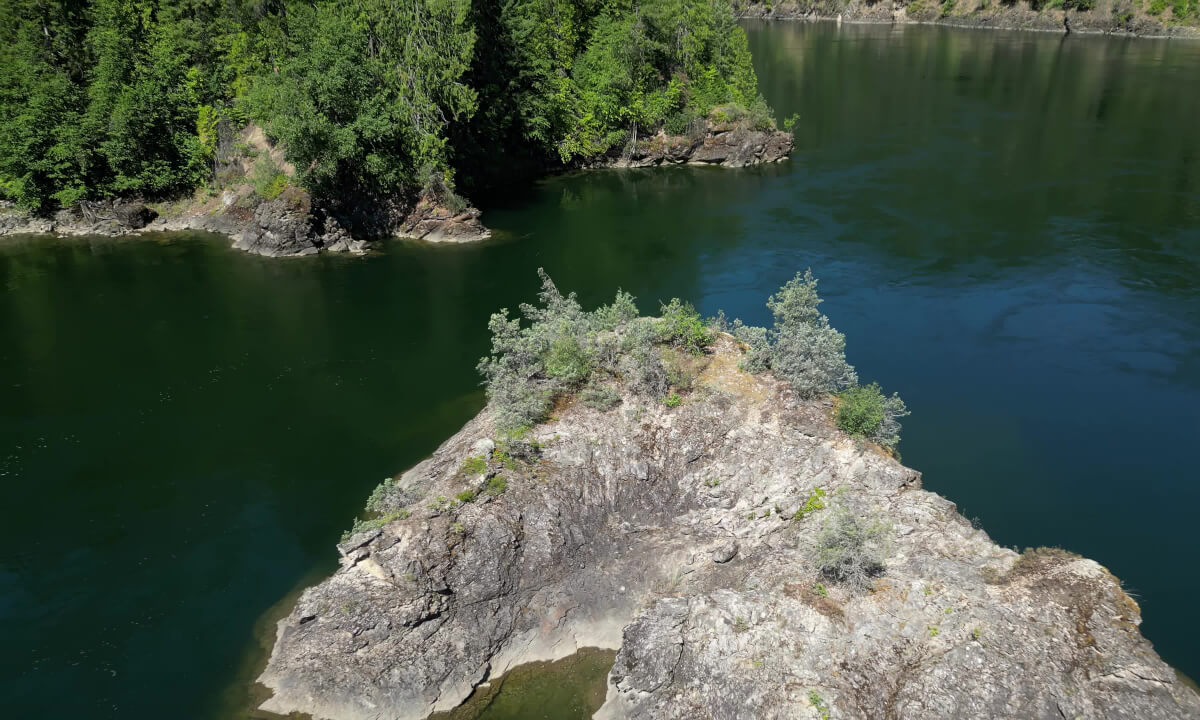 Small Island on Pend O'reille River (4k, Flat) | DeoVR