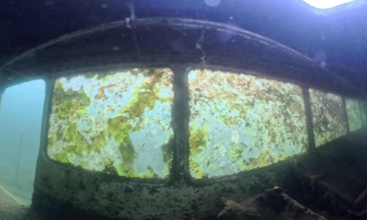 🚍 We Found a BUS Underwater! 🤿 | Bussloo Dive | DeoVR