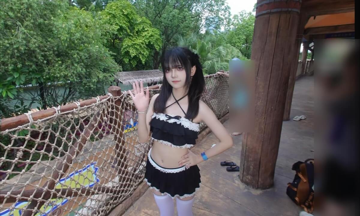 Cute girl from the water park: Ayin/可爱的阿吟 | DeoVR