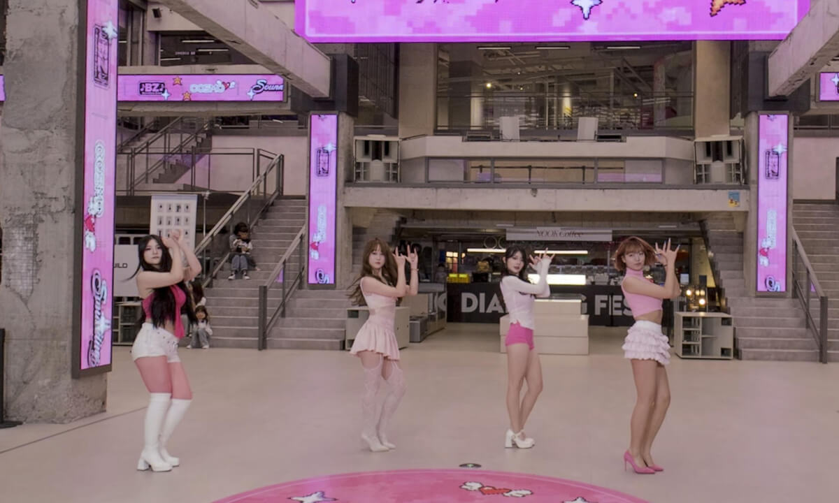 [@ChengDu COSMO] Dance 03 - TwoDogsVR - VR Video | DeoVR