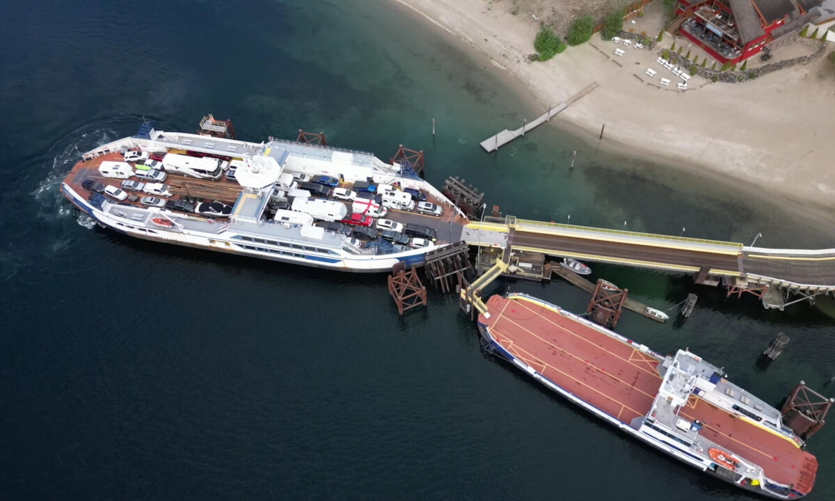 MV Osprey 2000 arriving at Balfour, British Columbia, unloading ...