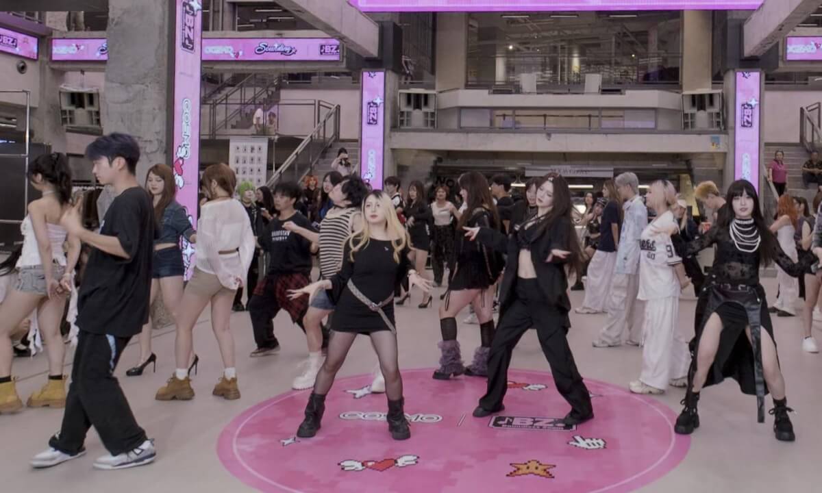 [@ChengDu COSMO] Dance 34 - TwoDogsVR - VR Video | DeoVR