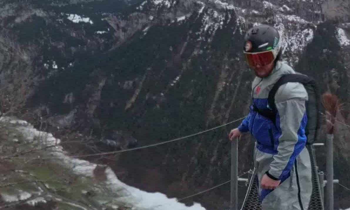 Fly By Base Jump 360 - AdrenalineWings - VR Video | DeoVR