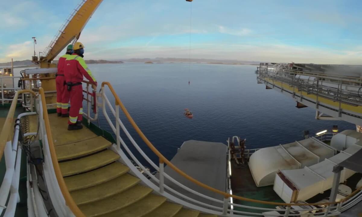 Launsh mob boat Deepsea Atlantic | DeoVR