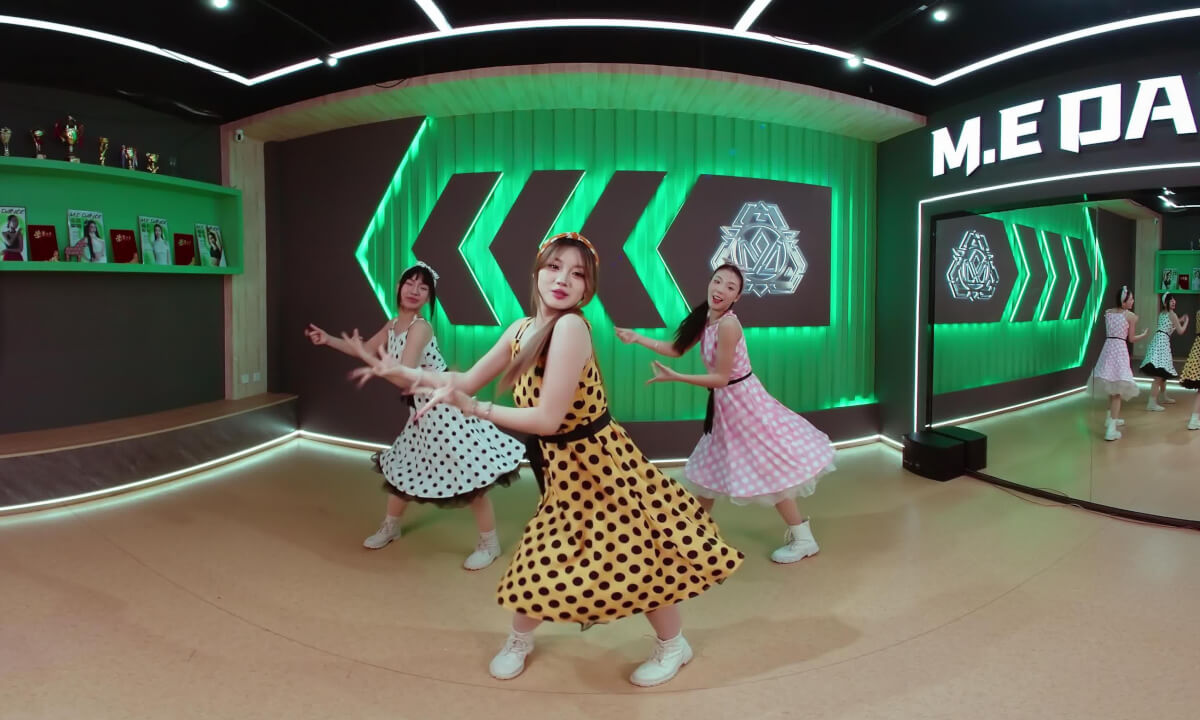 2,Professional Dance Studio Visit Part2 3DVR/180/8K | DeoVR