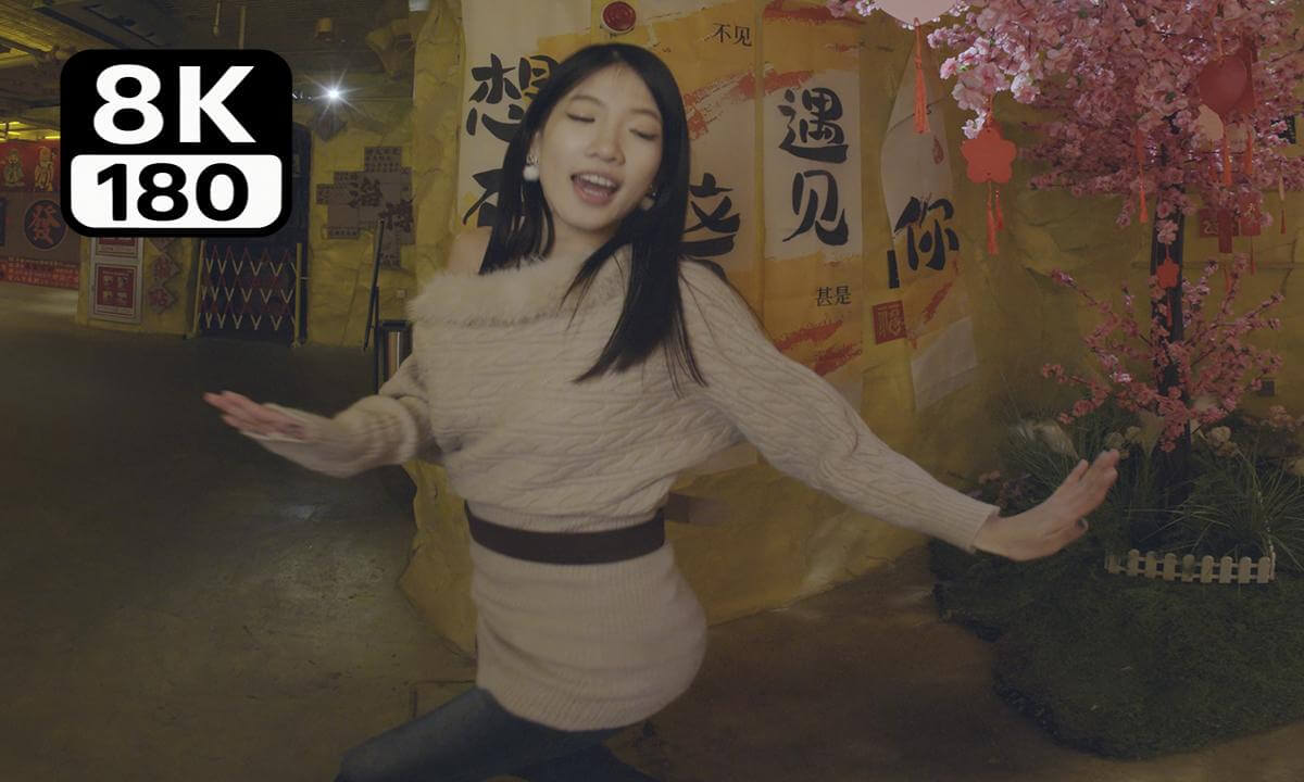 Young Lady Dancing - Physics - VR Video | DeoVR