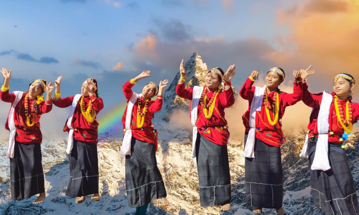 3D VR 180° 6 Girls Stop the Street With This Traditional Nepal Dance ...